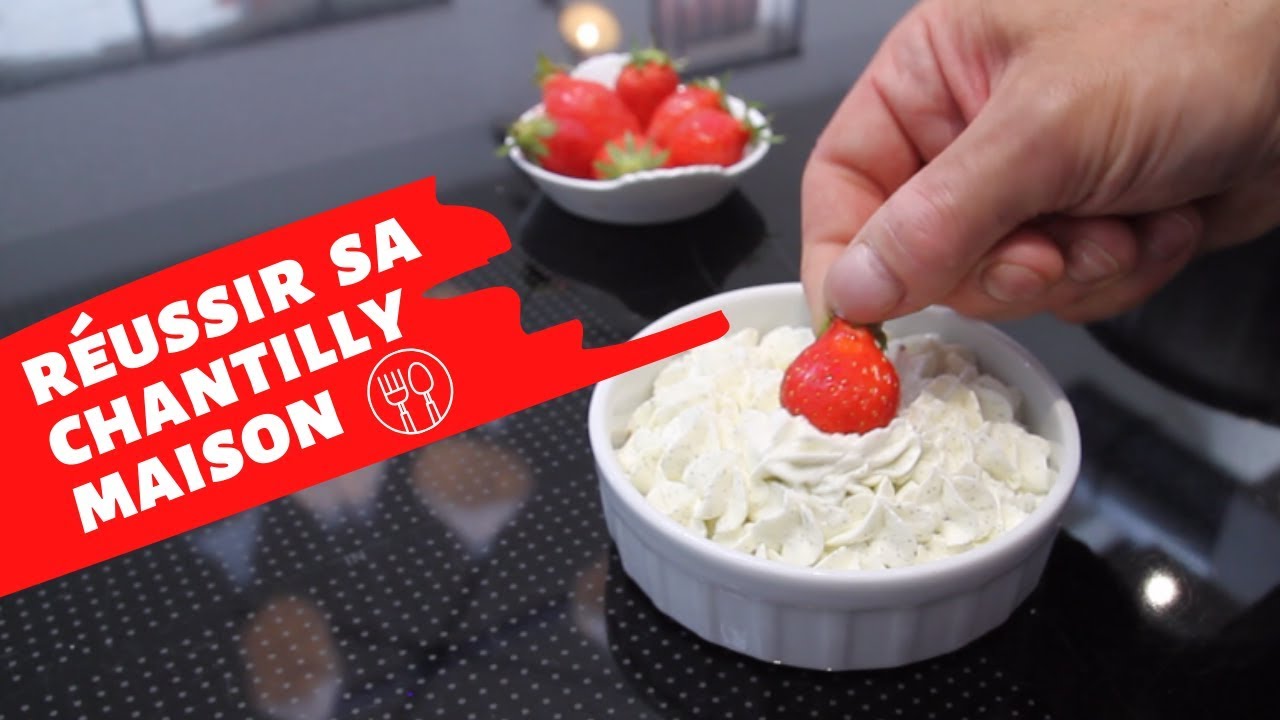 Réussir sa crème chantilly maison, à la main en 2 minutes ! - YouTube