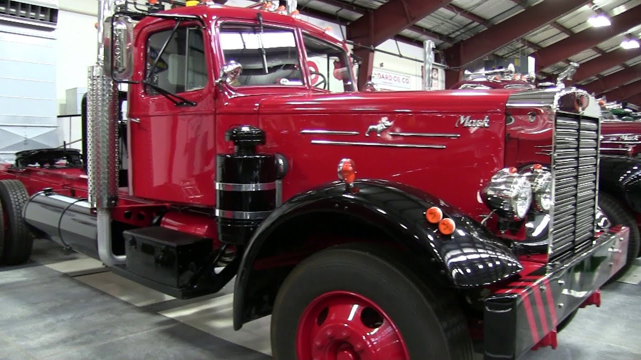 1955 Mack LTL Truck At Iowa 80 Trucking Museum - YouTube