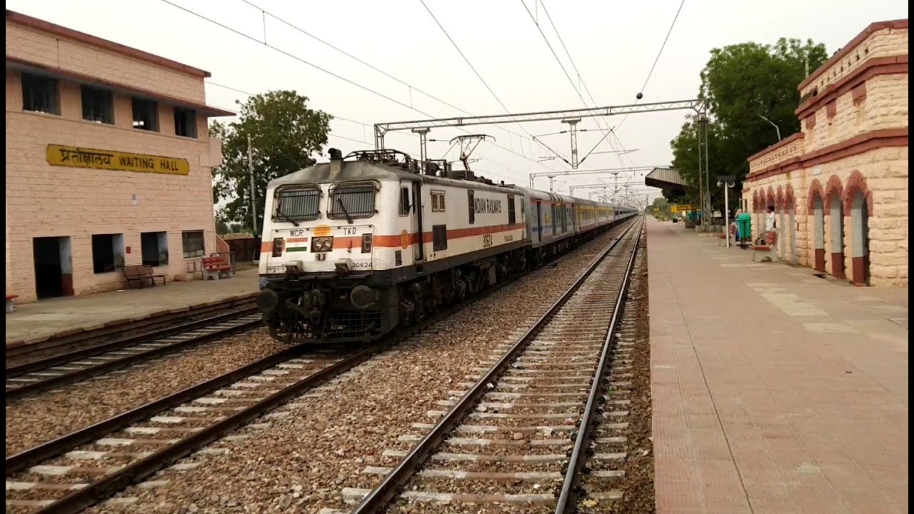 Mighty Jan Shatabdi Express at it's Full Speed | Indian Railways - YouTube