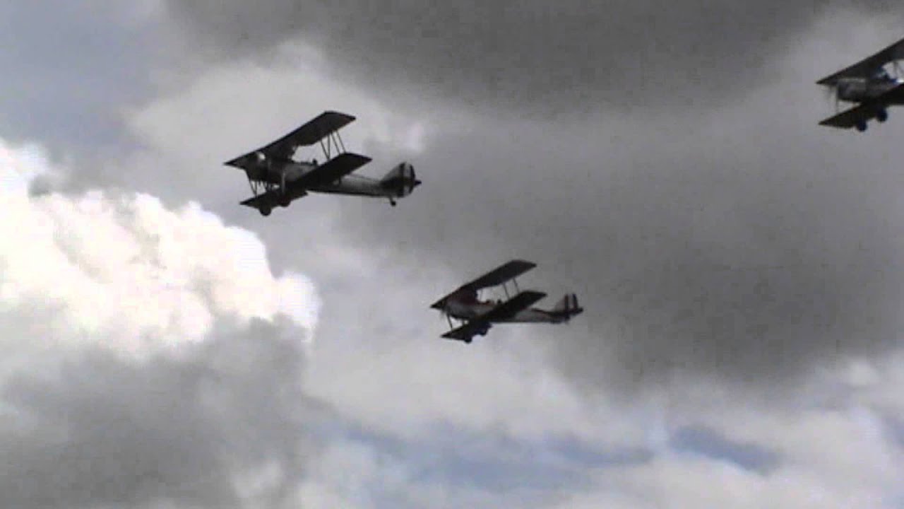 Vintage Aircraft in Flight. Planes from The Shuttleworth Collection ...
