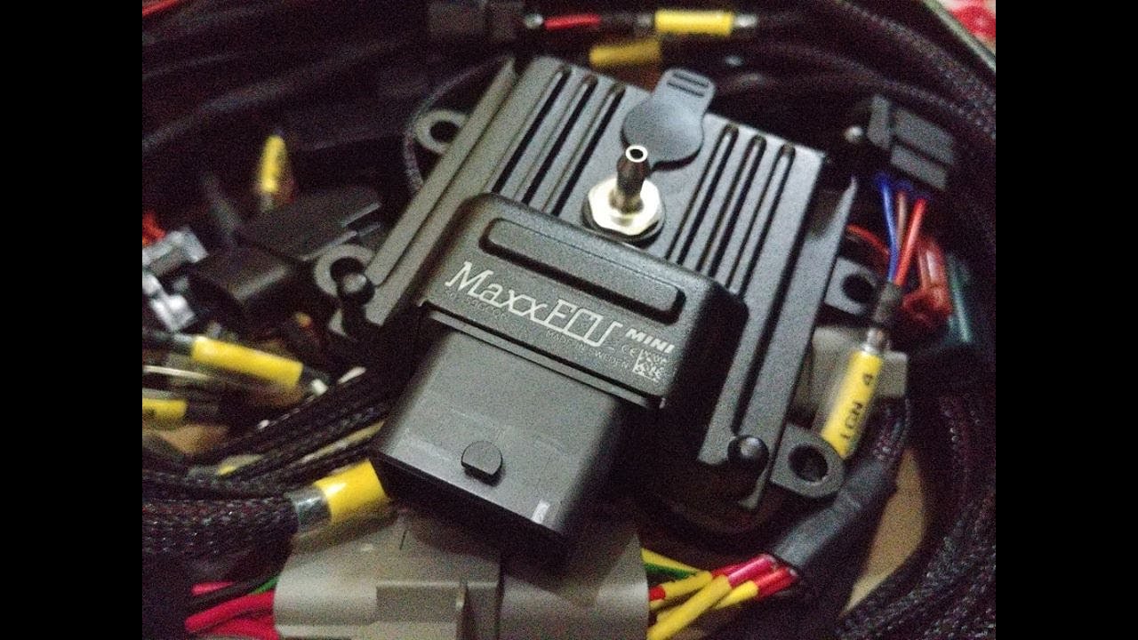 Putra MaxxECU MINI - YouTube