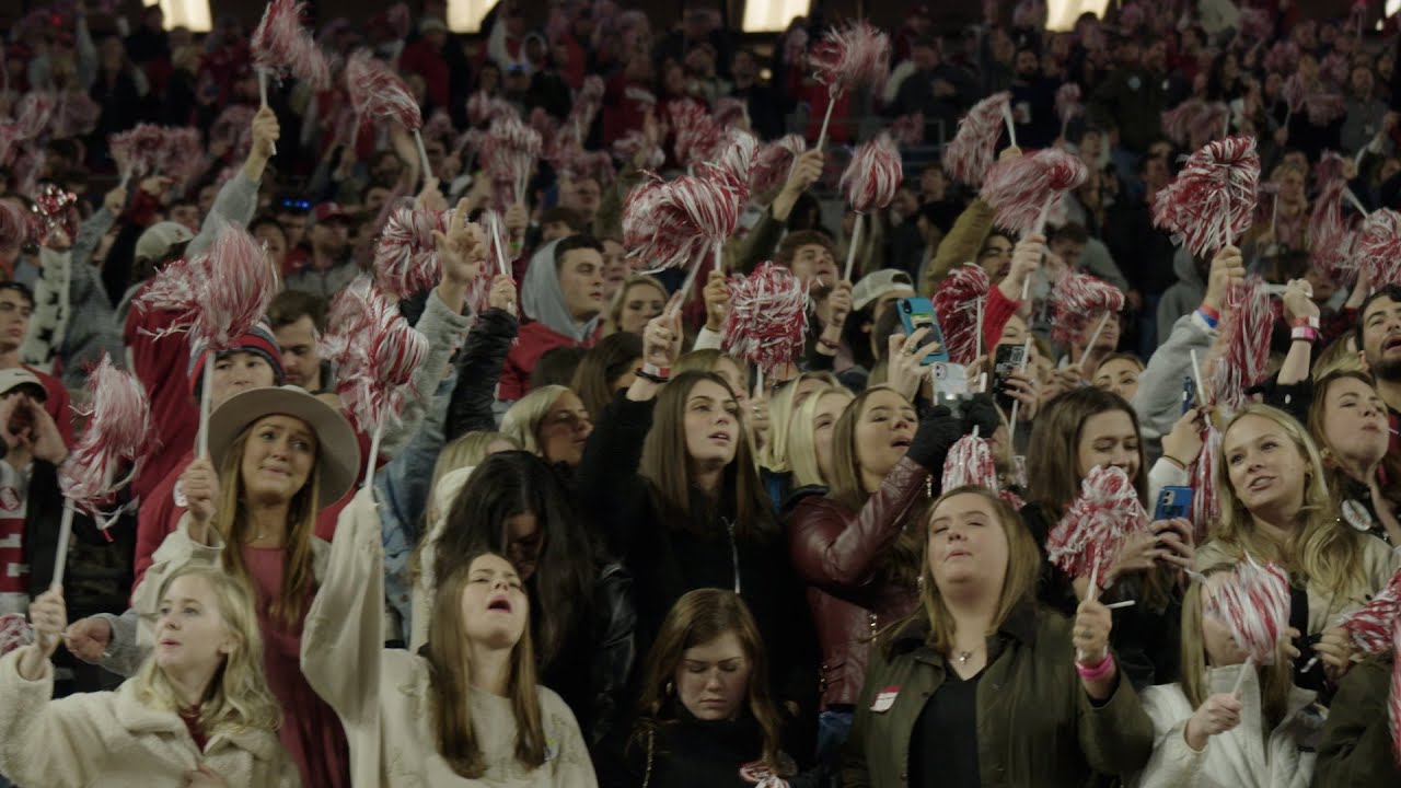 Alabama fans celebrate after beating LSU 20-14 - YouTube