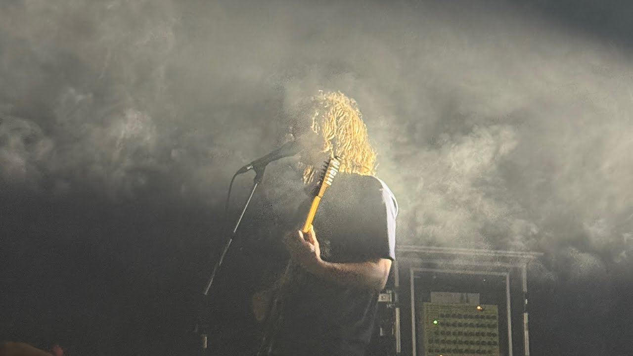 Mk.gee - CZ (Live in Chicago) - YouTube