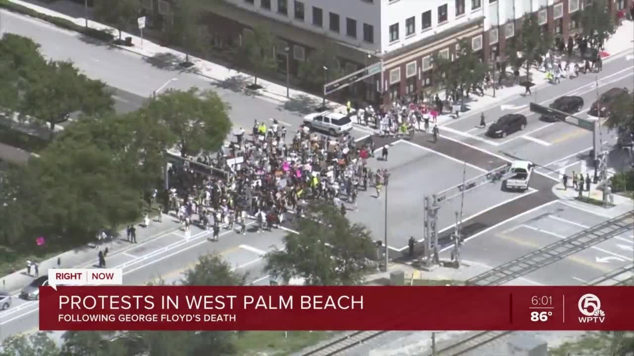 Protests in West Palm Beach - YouTube