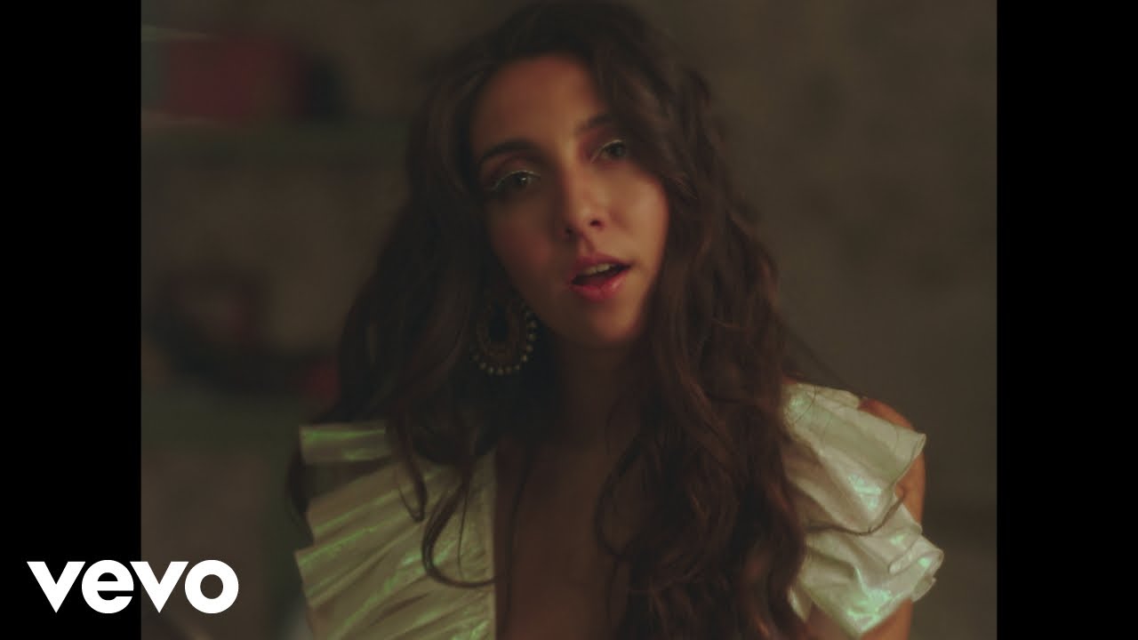 Lucía Fernanda - La Manta - YouTube Music