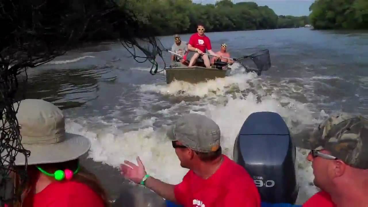 ATTACK OF THE FLYING FISH! BATH ILLINOIS BIG REDS - YouTube