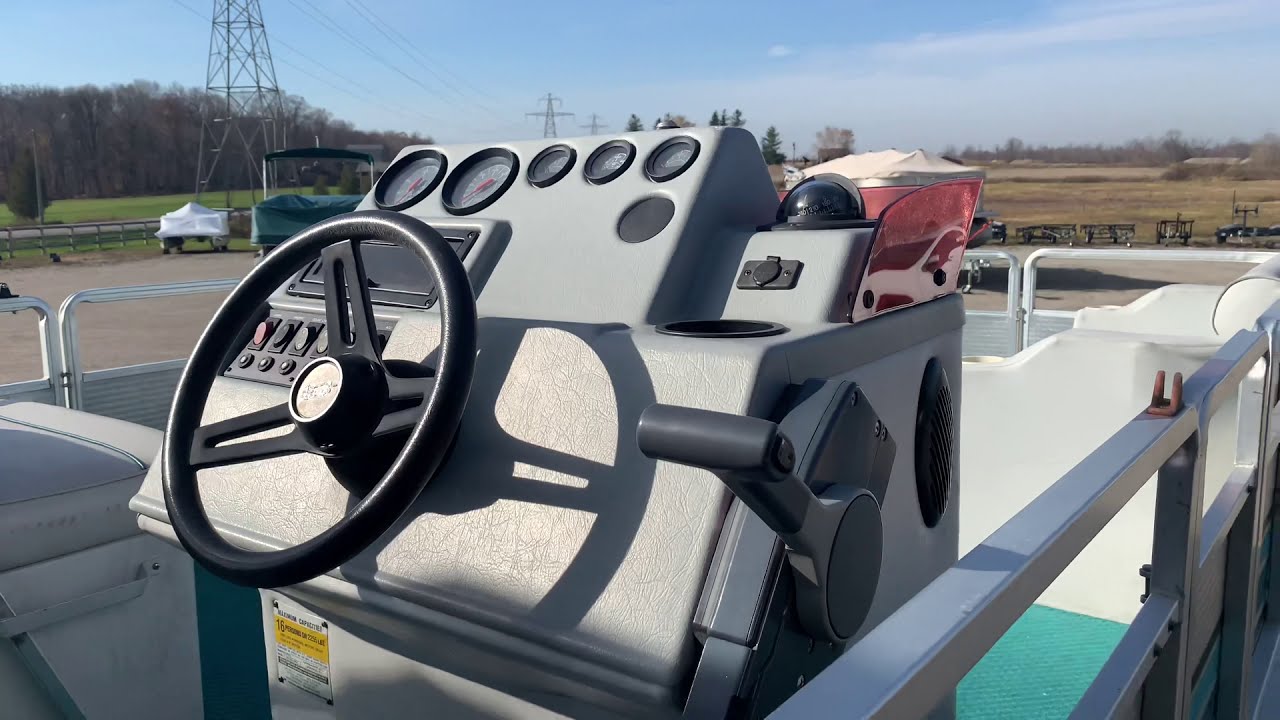 1992 24’ Kayot Pontoon with a 40hp Yamaha - YouTube