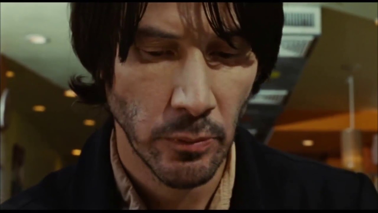 Keanu Reeves comiendo un cupcake con Luis Miguel de fondo. - YouTube