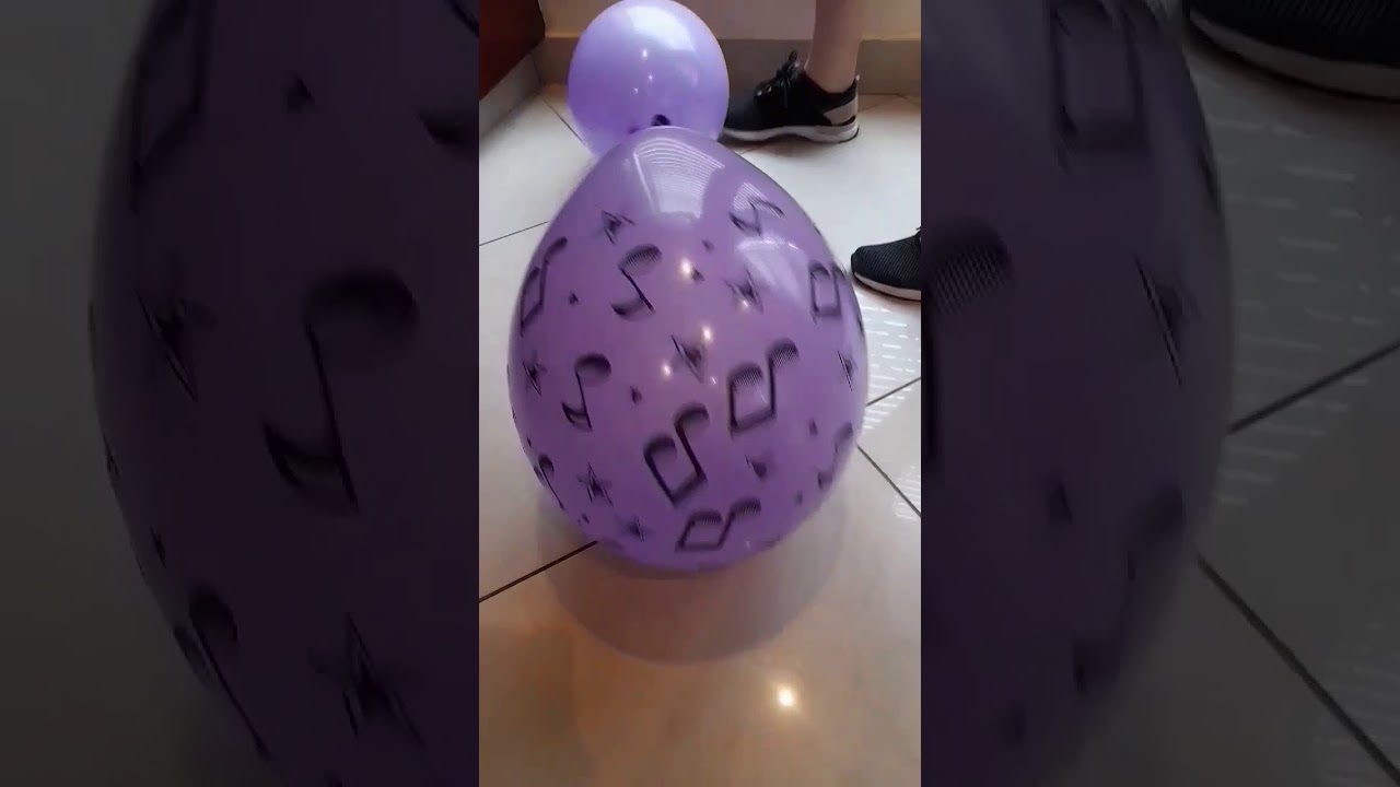 Balloon stomping to Pop. #balloonpopping #asmr #blowupballoons # ...