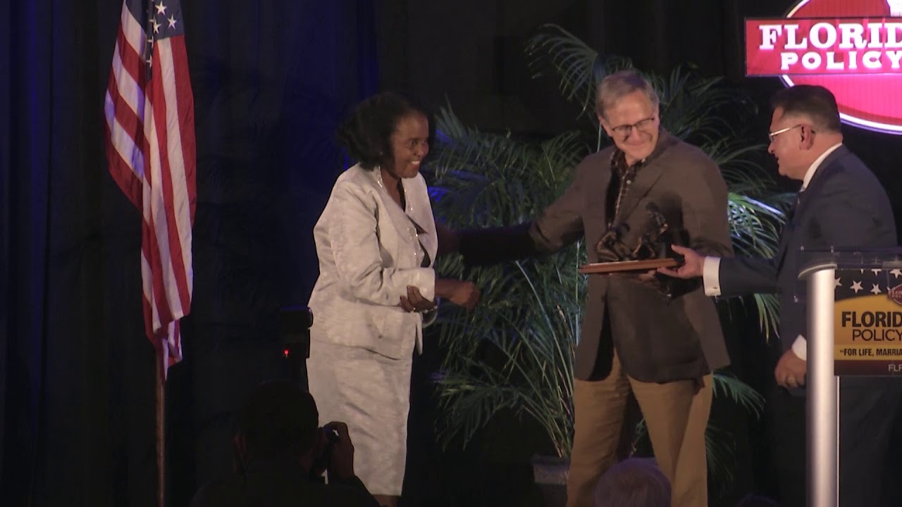 Winnie Bell receives FFPC's Servant Leadership Award - YouTube