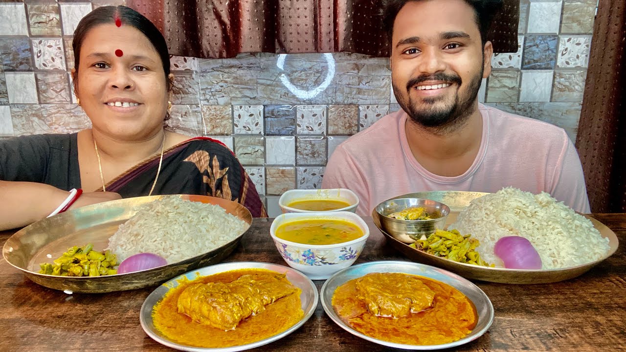Eating Show White Rice Fish Curry Dal Saag Fish Curry Bengali Food ...