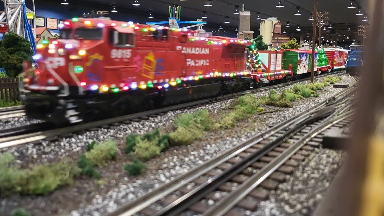 Canadian Pacific Holiday Train with extra cars at Corner Field Model ...