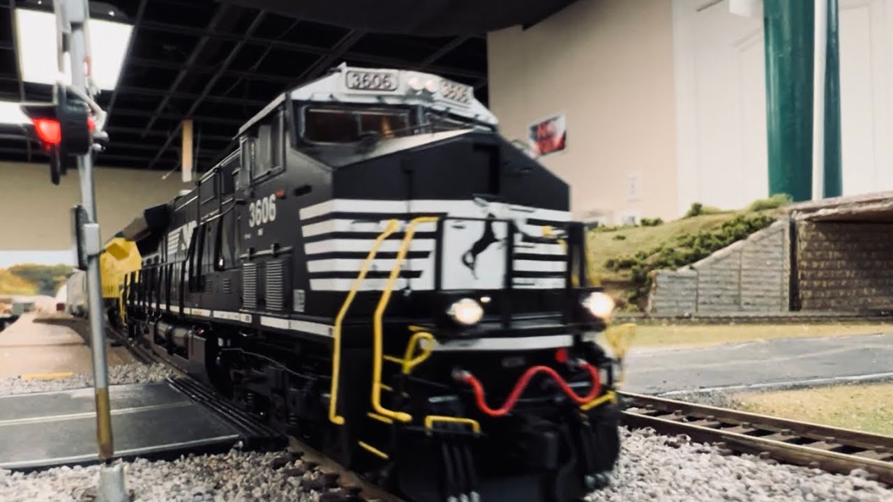 Model mayhem in waynesborough Ep. 8 - YouTube