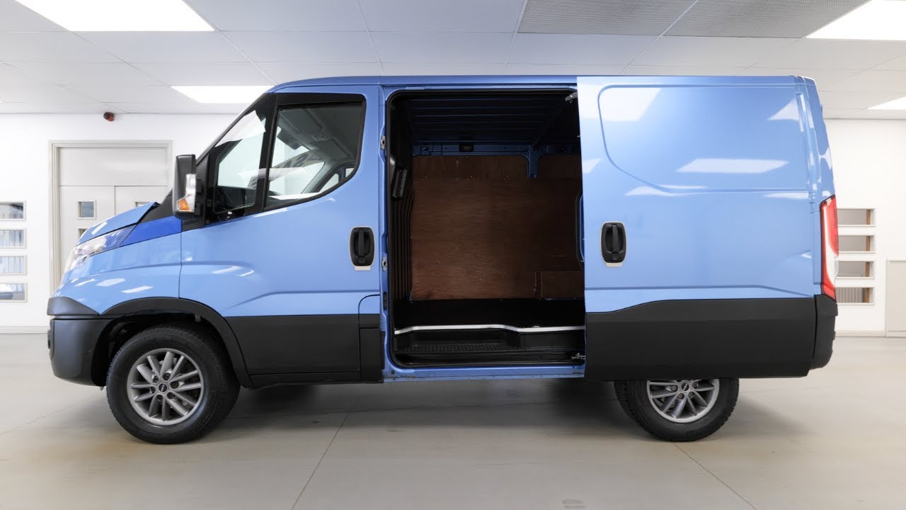 Iveco Daily 35S14 2.3 D Power Edition 136 BHP SWB Blue Automatic 5dr ...