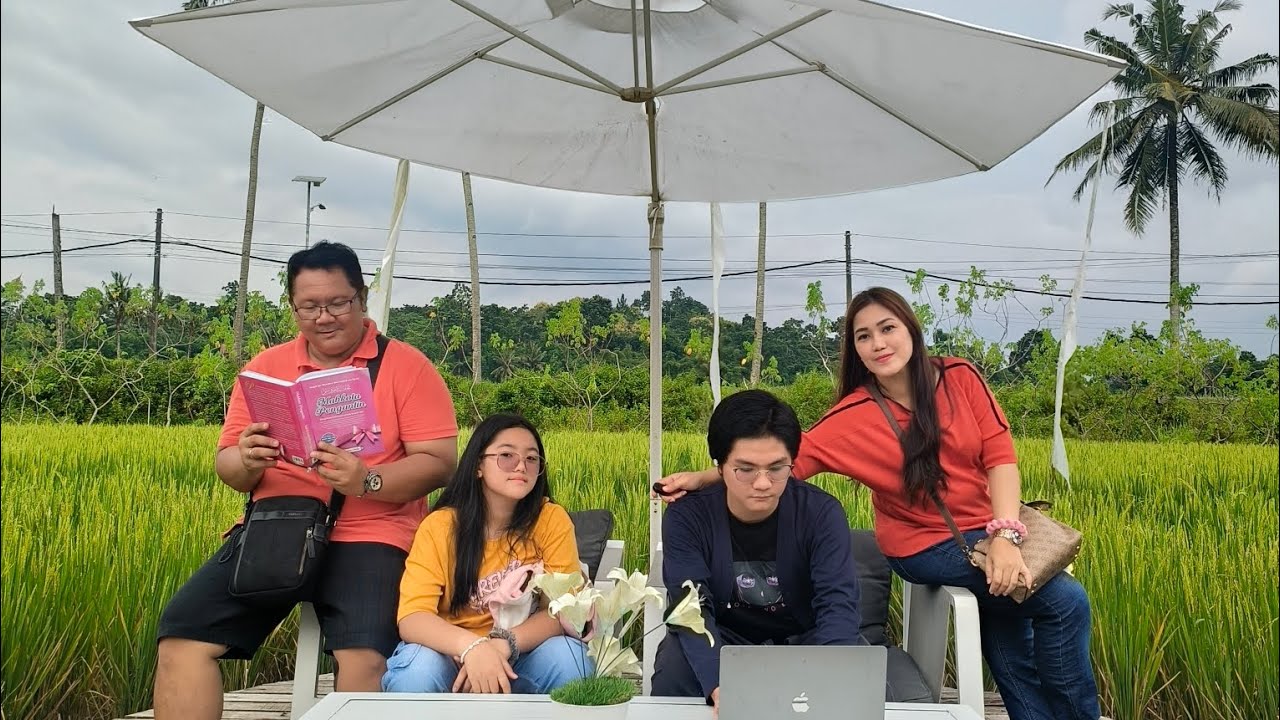 Svargabumi Magelang Yogyakarta dan Punee resto - YouTube