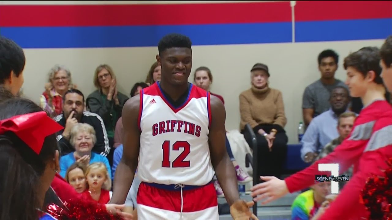 16-Year-Old Basketball Star Zion Williamson Goes Viral Again - YouTube
