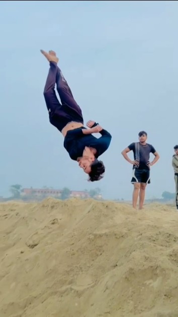 Different flips 😱🔥 level kardiya 🚩📸#amazing #stunt #reaction # ...