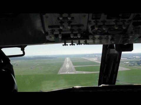Air New Zealand 737-300 cockpit jump seat flight from Wellington to ...