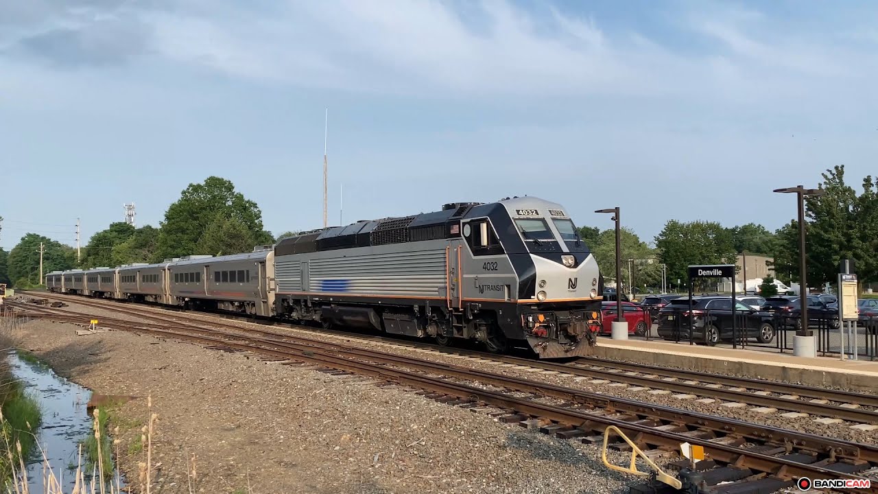 30 Minutes of NJ Transit Commuter Rail Trains In Denville (7/20/23 ...