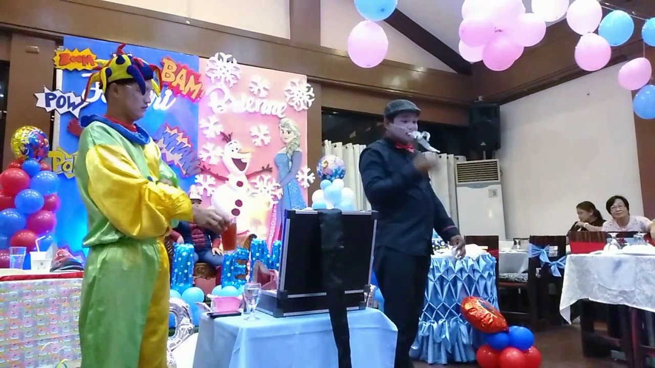 Clown Magic tricks Kiddie Birthday Party - YouTube