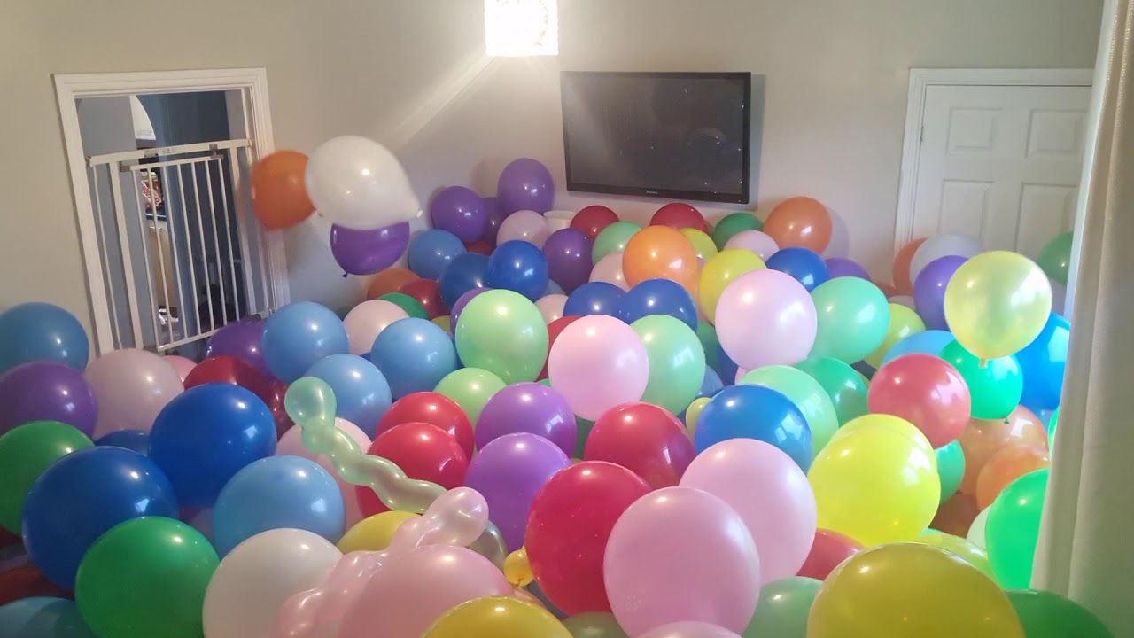1500 balloons in a room - YouTube