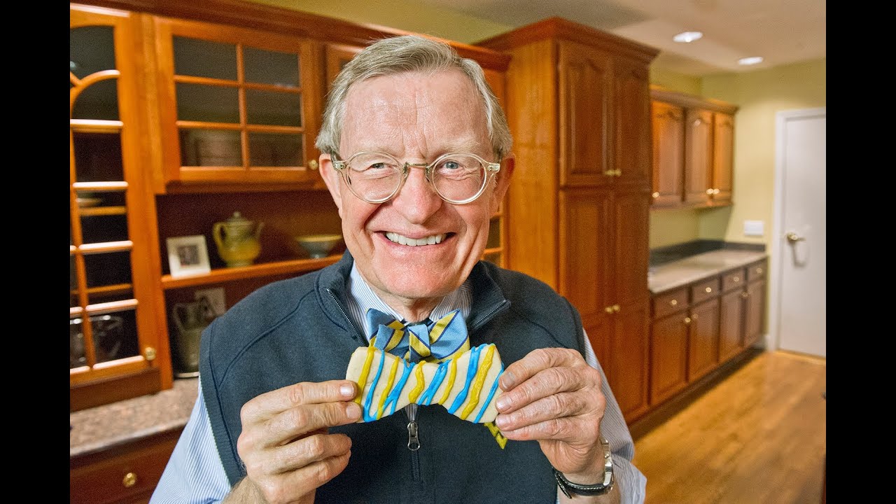 Gordon Gee whips up some love - YouTube