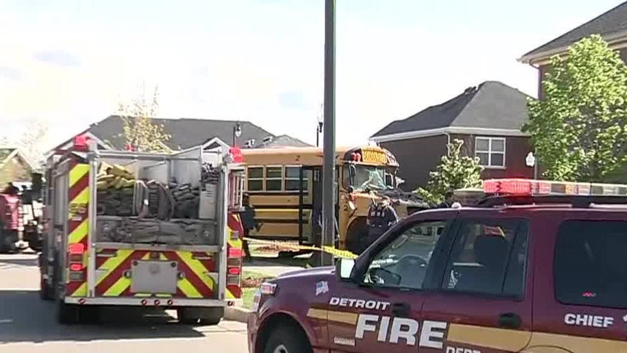 School bus crashes into building on Detroit's east side - YouTube