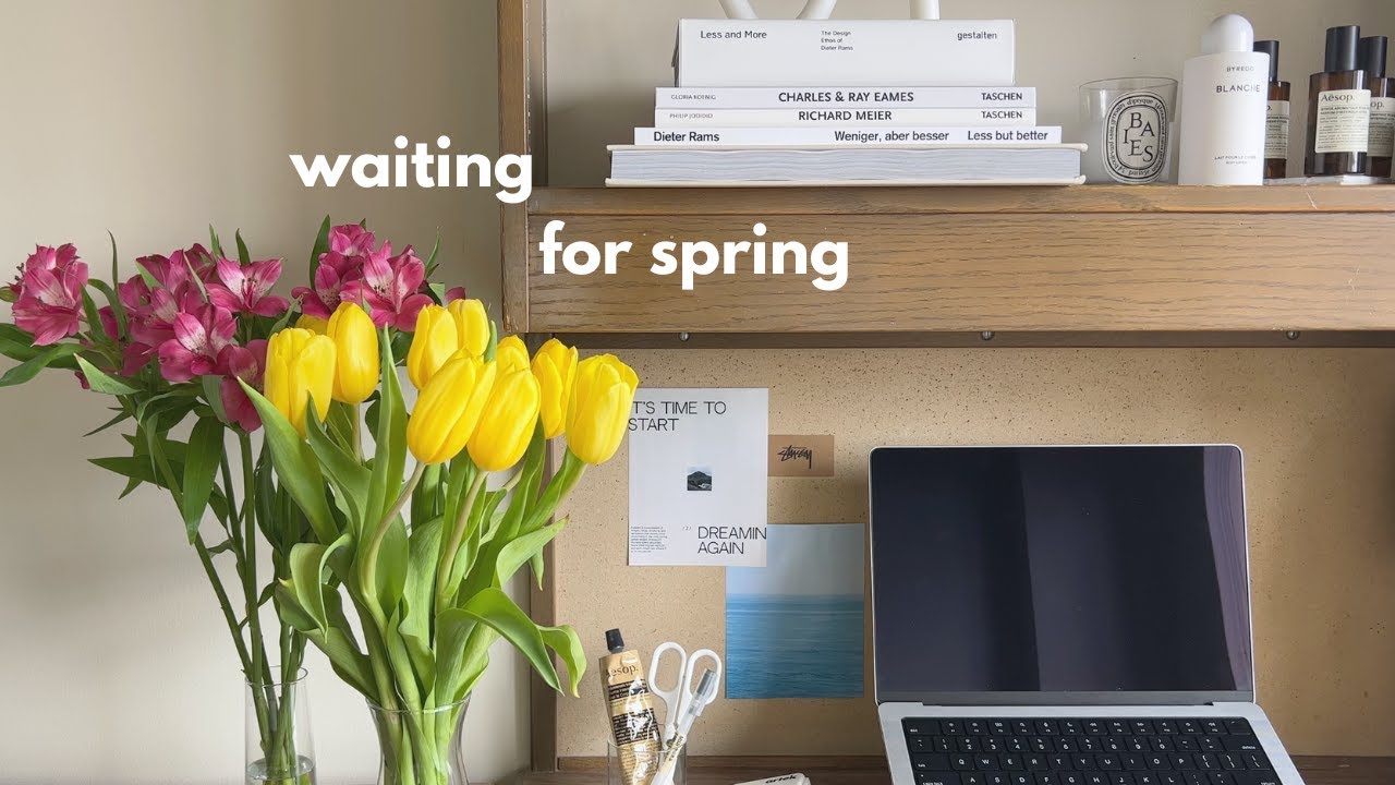 waiting for spring | quiet days at home, fresh flowers & unboxing ...