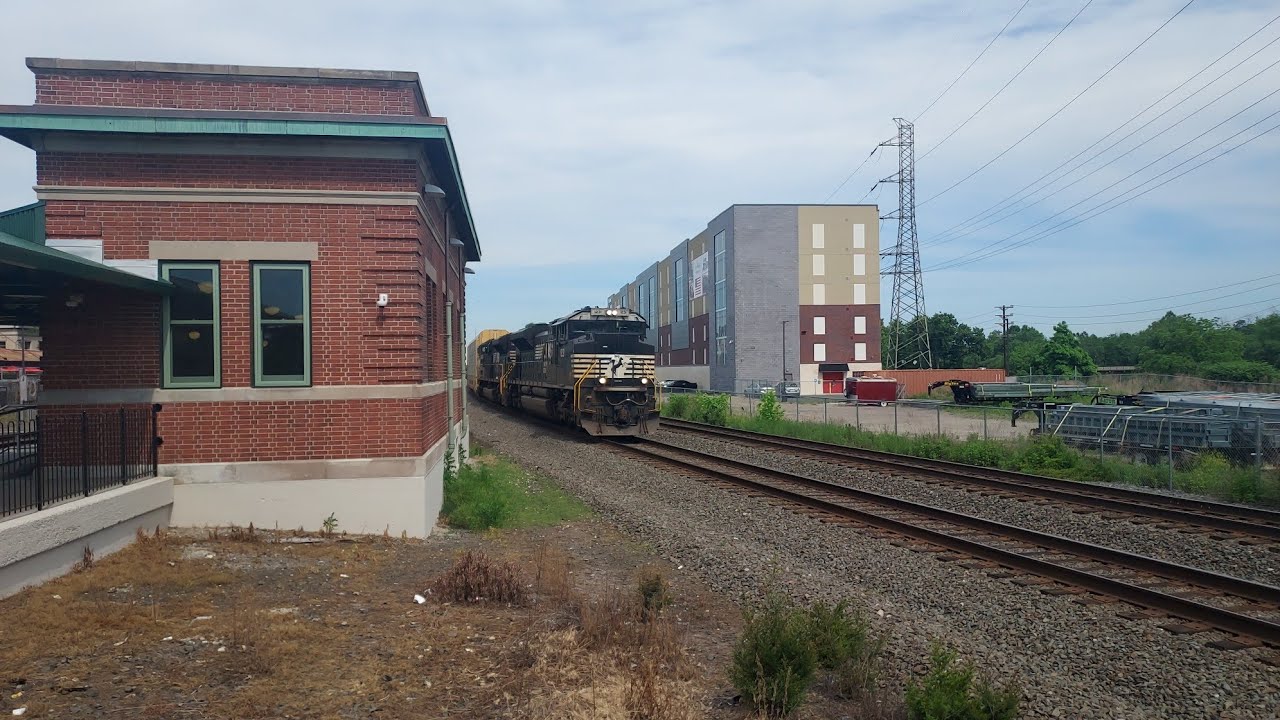NS 1231 SD70ACE Leads 11N through Bound Brook! 5/25/24 - YouTube