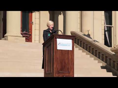 Amanda Thomashow Speech at Survivor Rally - YouTube