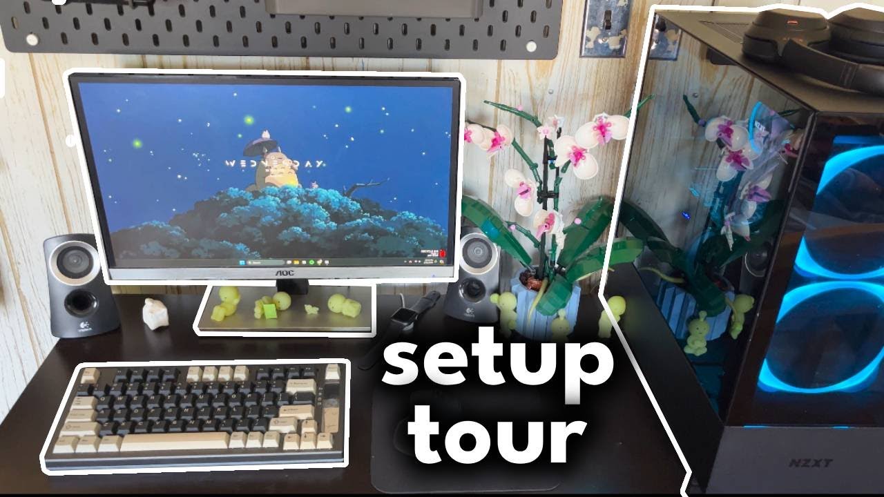 cozy setup tour, custom PC build, smiski collection - YouTube