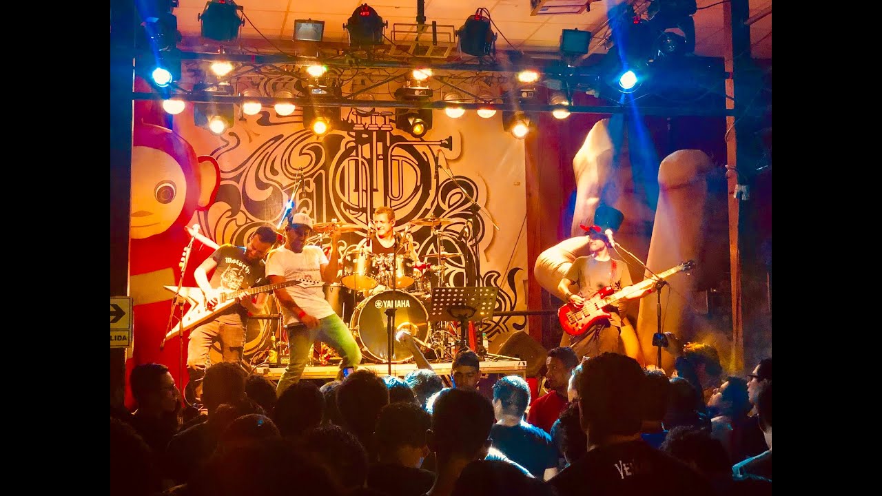 CHABELOS EN CONCIERTO - SARGENTO PIMIENTA 2018 - YouTube