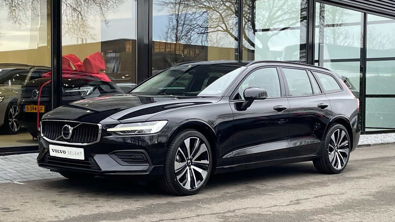 Volvo V60 B3 163PK Essential edition | model 2024 | Onyx black metallic ...