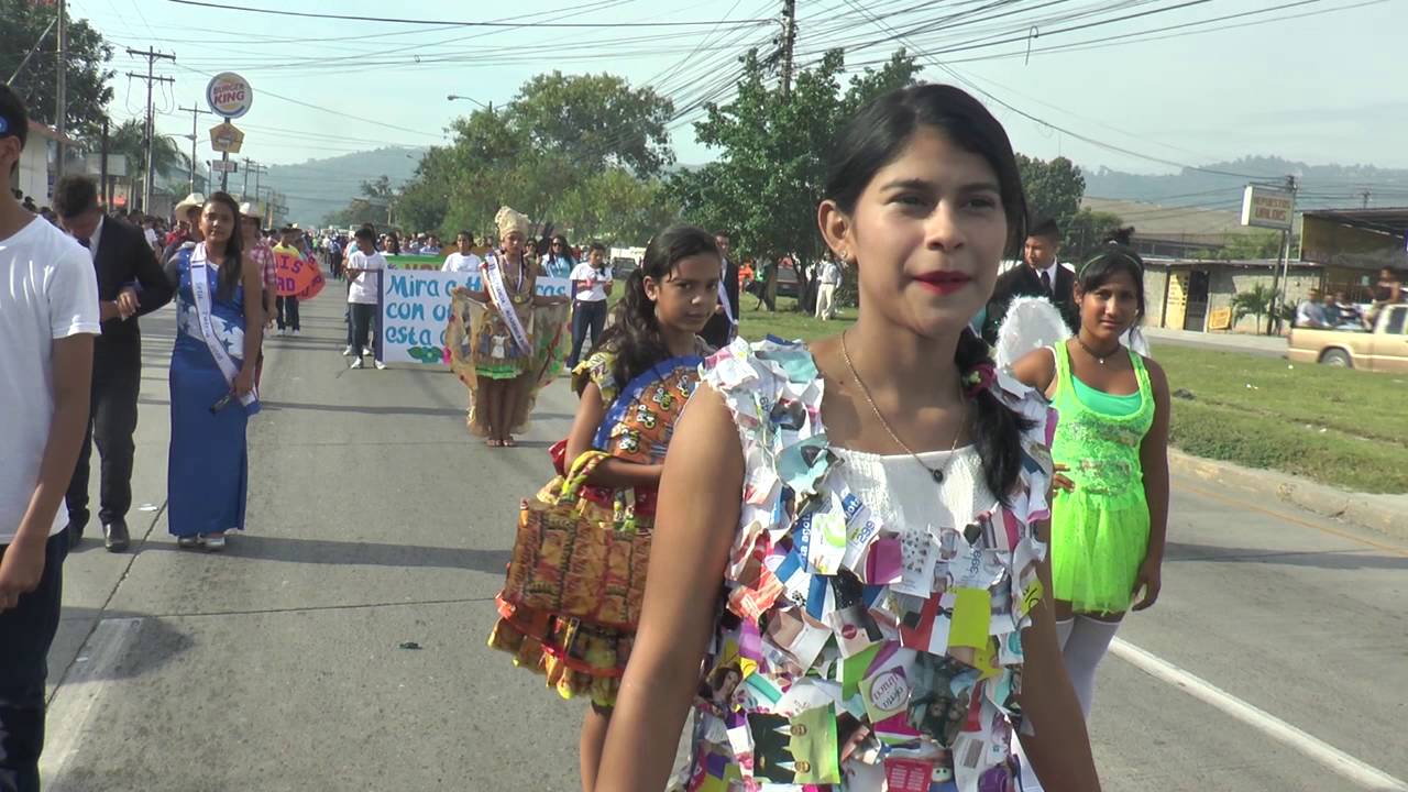Desfiles Patrios en Choloma - YouTube