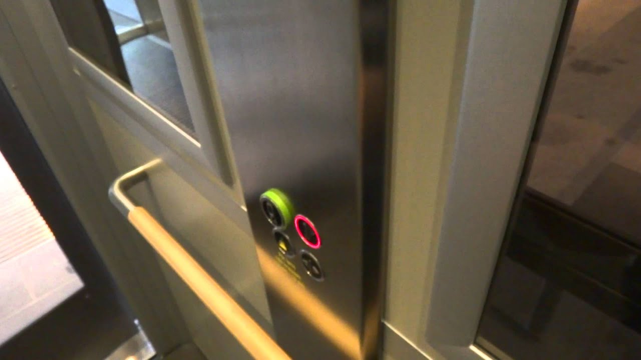 Motala Hissar Screw Drived elevator @ MOOD Mall, Stockholm, Sweden ...