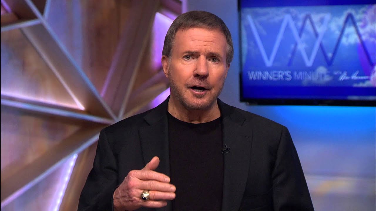 Selfless Conversation | The Winner's Minute With Mac Hammond - YouTube