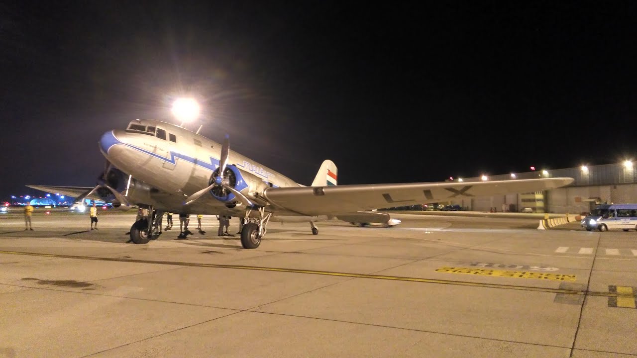 Flying with Li-2 above Budapest - with original sounds! - YouTube