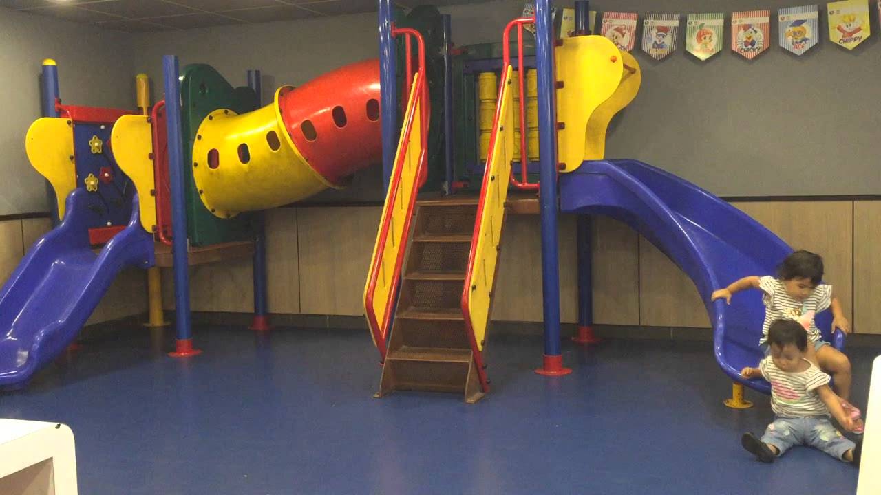 Playground Indoor : KFC Taman Pertama (Safiya&Audra) - YouTube