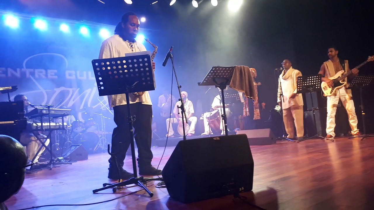 Concert:wozan monza a sonis - YouTube