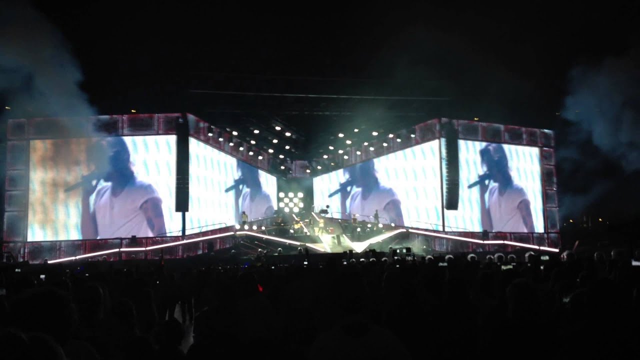 One Direction Opening Video and Midnight Memories WWATOUR- St. Louis ...