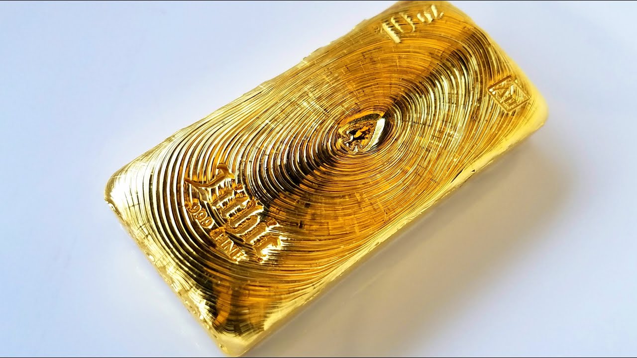 Lithic's 1st 10oz. Hand Poured Gold Bar - YouTube