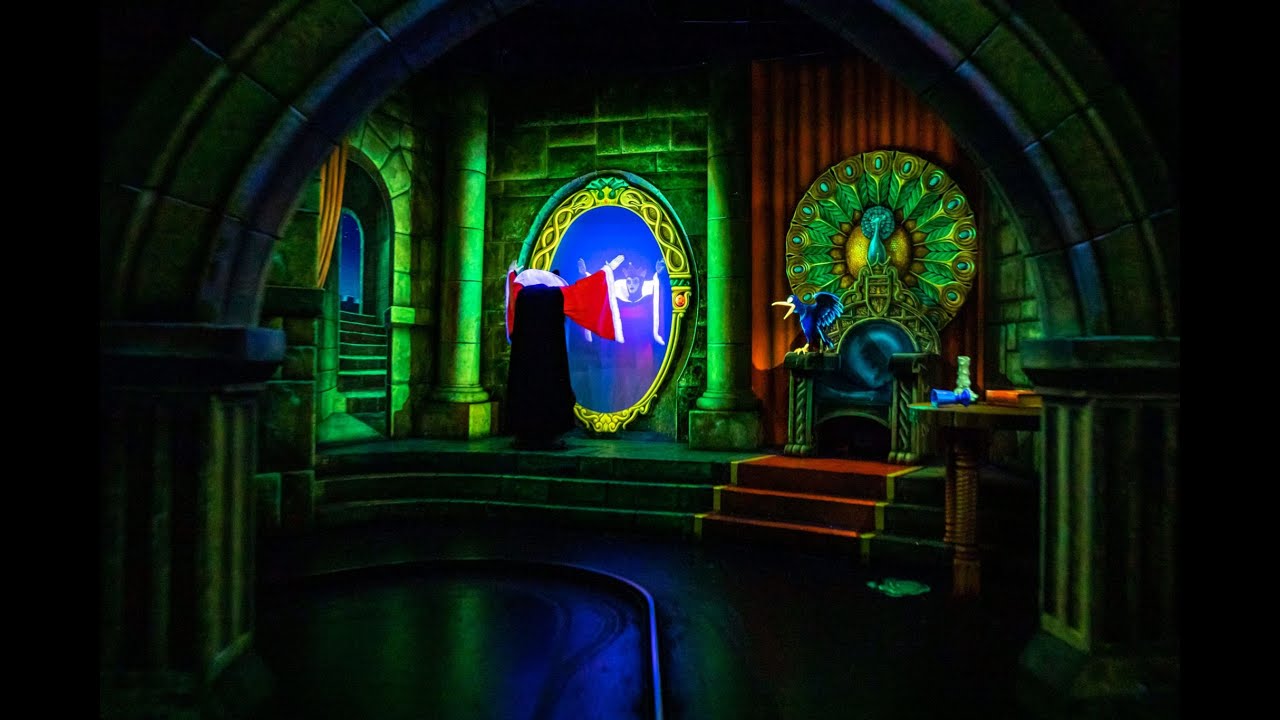 Snow White's Scary Adventures On-Ride POV Disneyland Classic Dark Ride ...