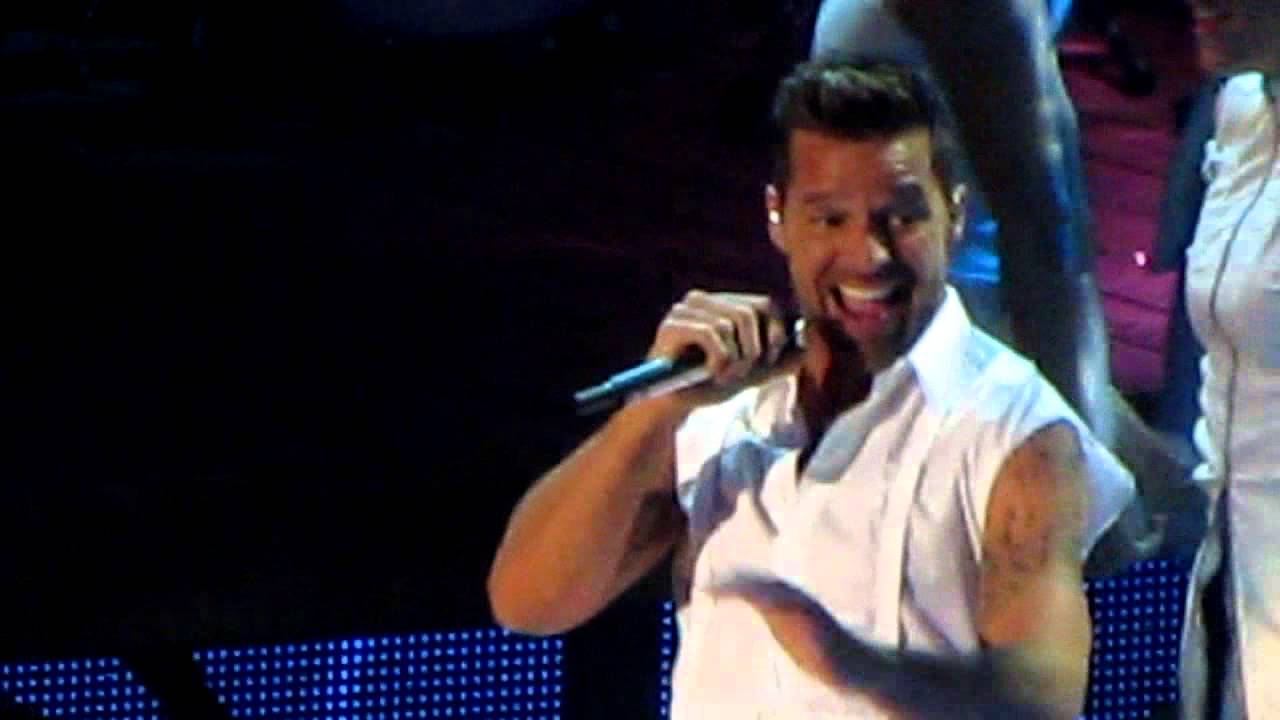 Ricky Martin - Come With Me (live premios juventud 2013) - YouTube