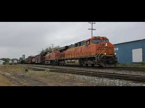BNSF 7829, 3830, Chapman, Neenah, 5 Sept 22 - YouTube