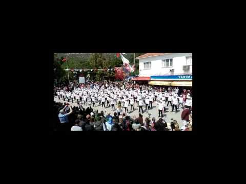 Karaburun Ortaokulu 23 Nisan Gösterisi