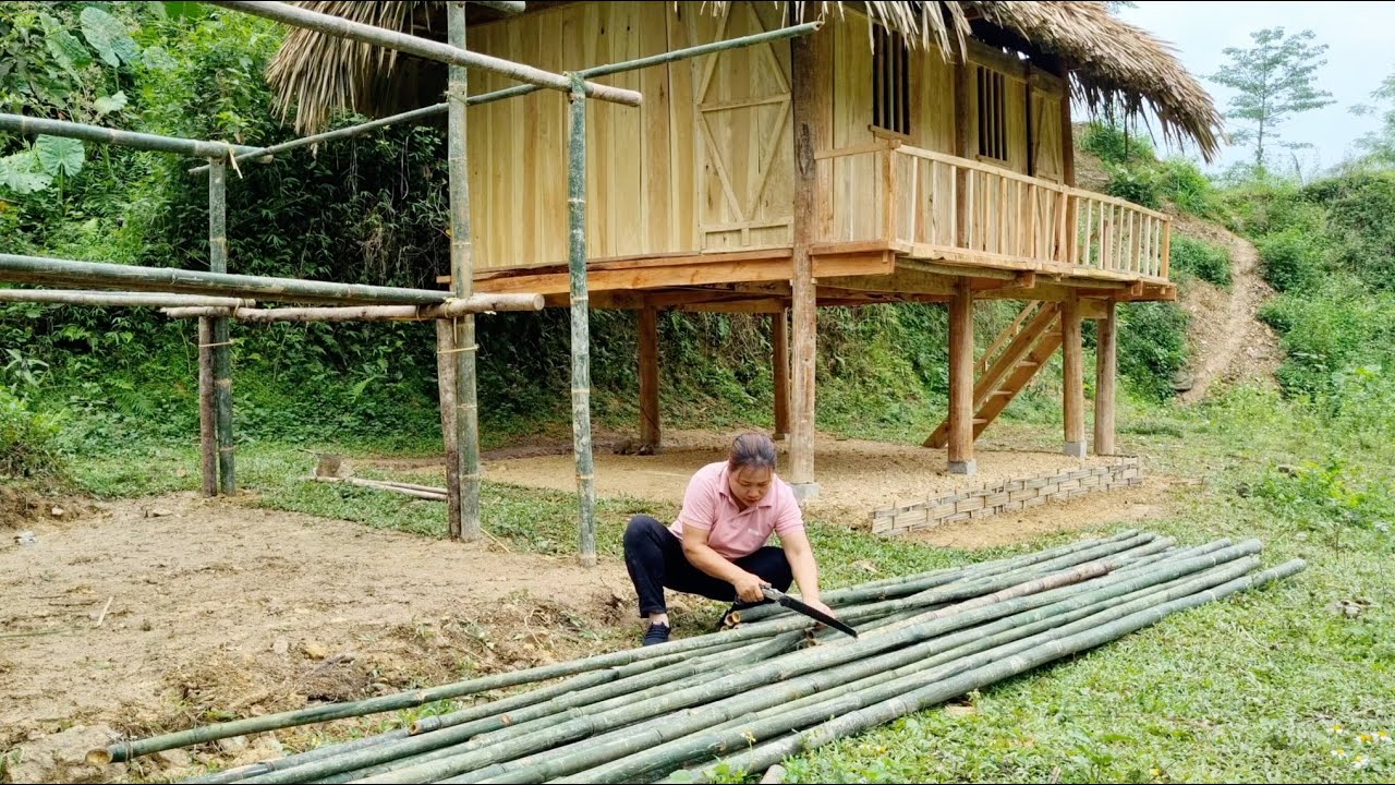 Girl built a wooden house, kitchen and bamboo bathroom in 20 days | Lý ...