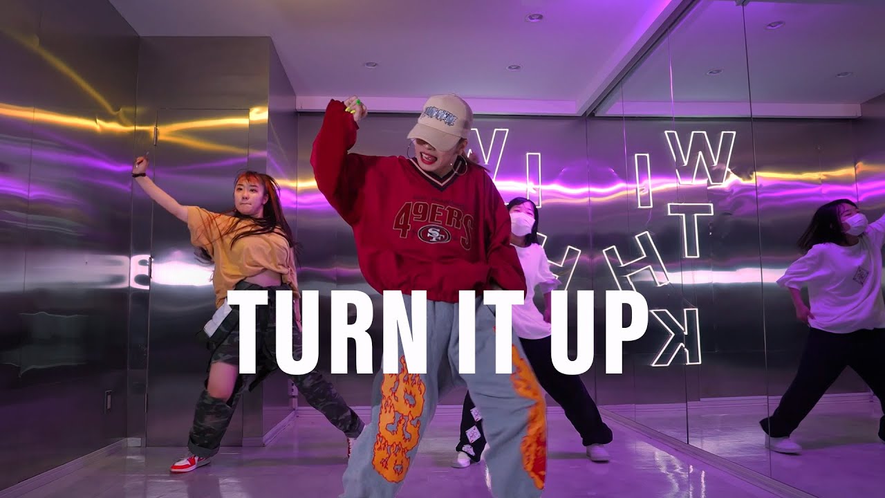 LANA - TURN IT UP / maria funatsu Choreography - YouTube