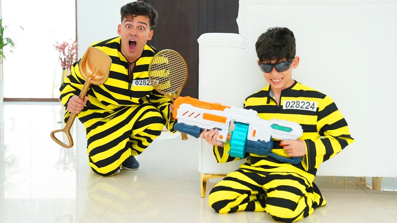 Jason Pretend Nerf Battle Game at Home with Alex - YouTube