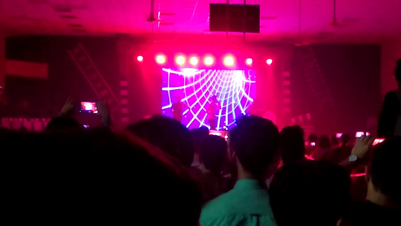 Cs Eve in Comsats Atd. Having fun with friends - YouTube