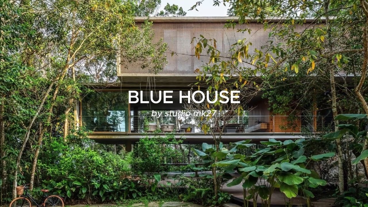 "Harmonizing with Nature: Casa Azul's Sustainable Design Amidst the ...